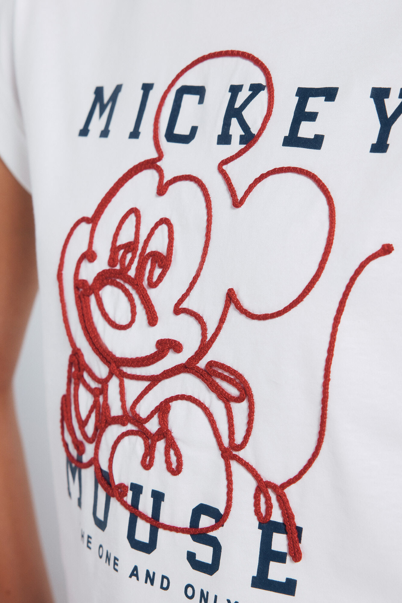 Playera "Mickey Mouse" silueta | Playeras para mujer | Springfield-MX