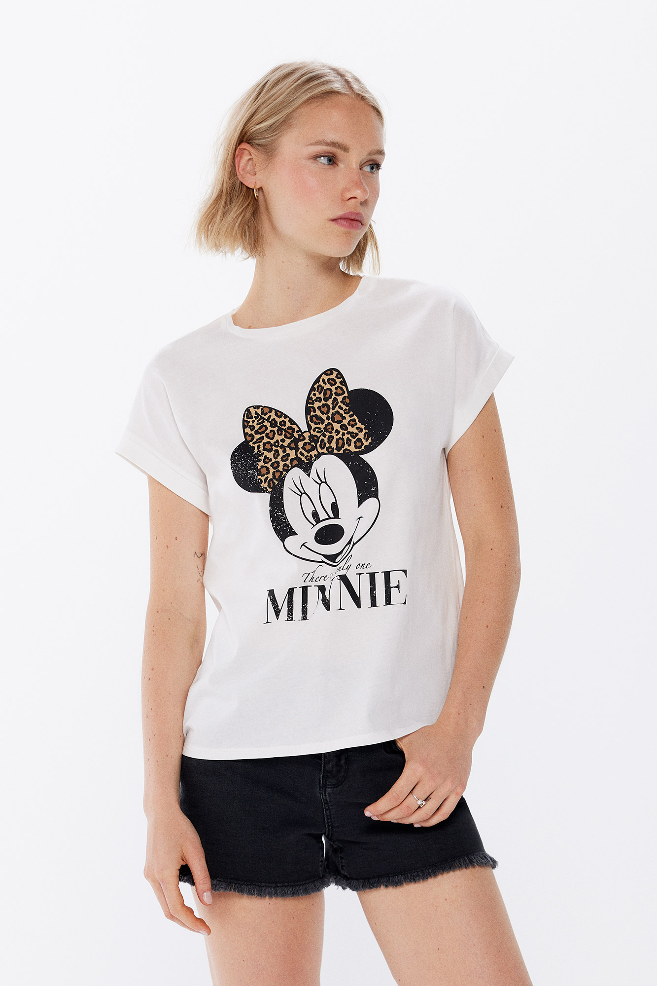 Playera "Minnie" lazo leopardo | Playeras para mujer | Springfield-MX